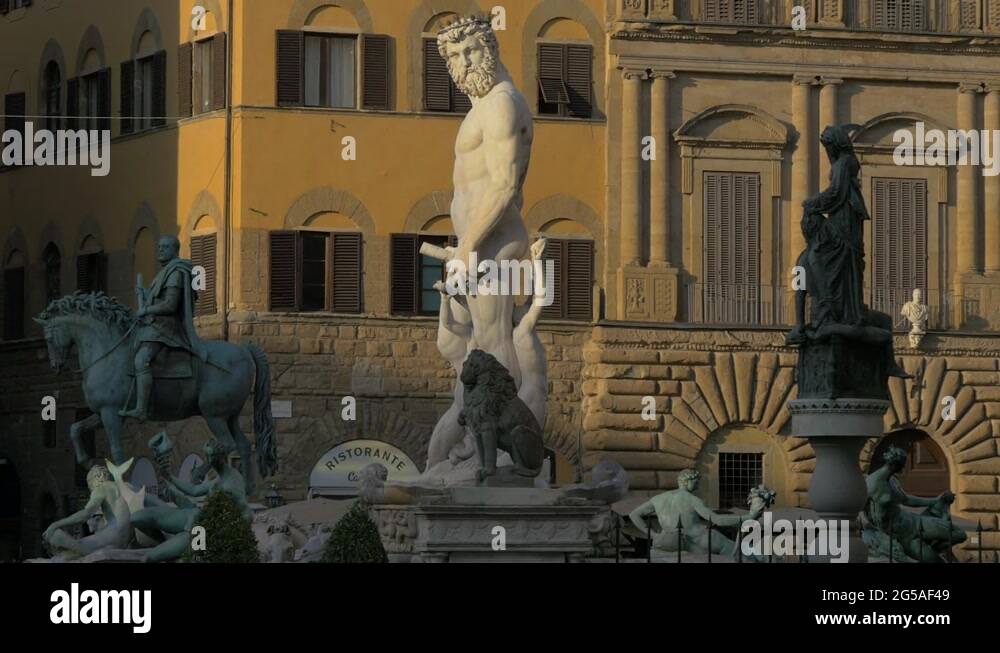 Statues in Piazza della Signoria in Florence Stock Video Footage - Alamy