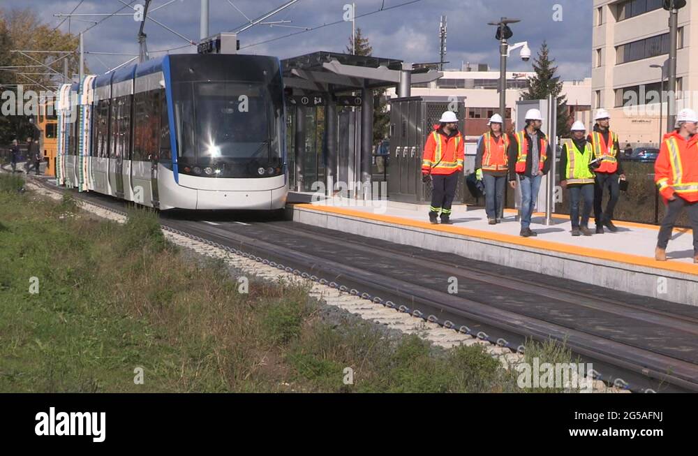 Modern light rail rapid transit train by the university of Waterloo ...