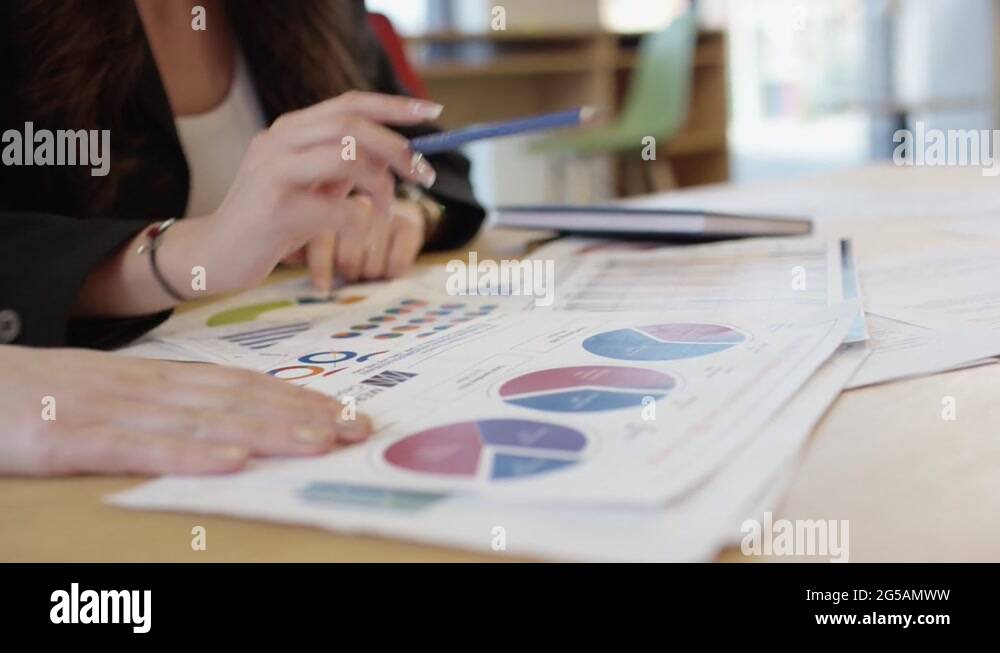 Pointing at charts Stock Videos & Footage - HD and 4K Video Clips - Alamy