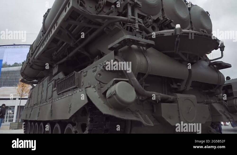 Self-propelled rocket launcher S-300VM "Antey-2500" (SA-23 Gladiator ...