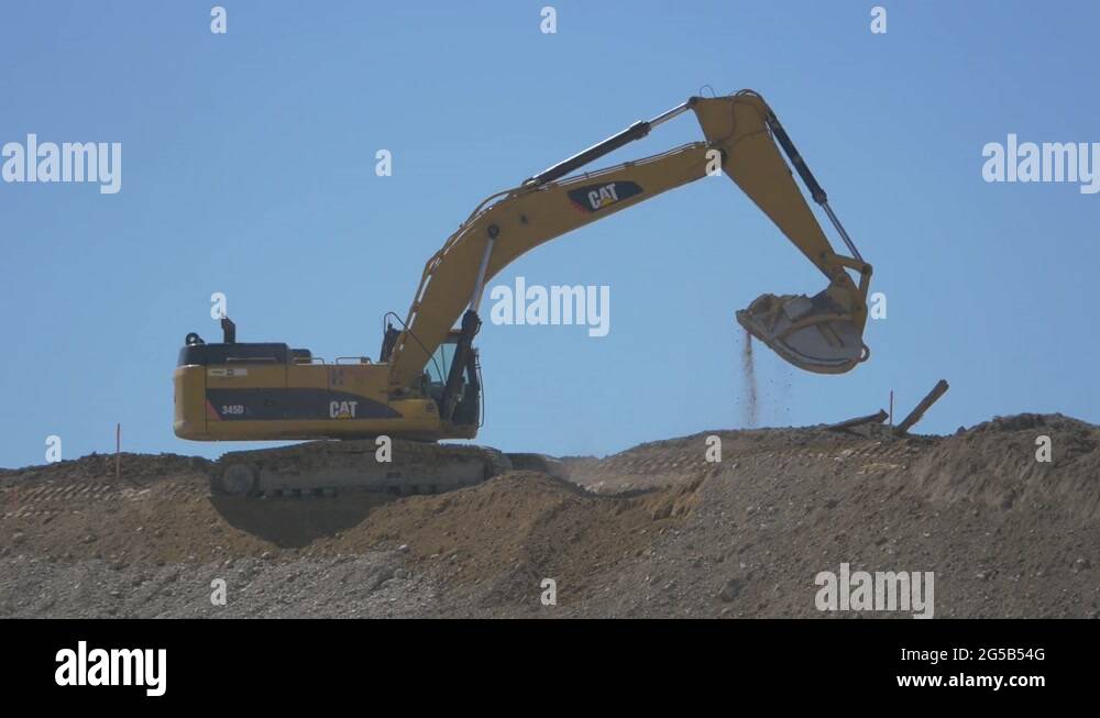 Excavator digging Stock Video Footage - Alamy