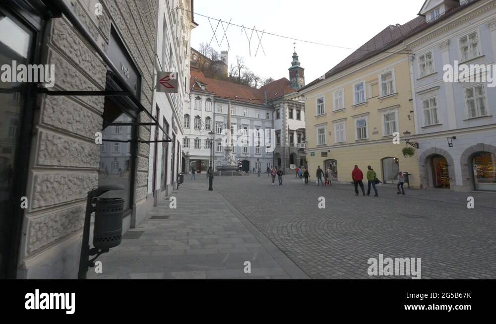 The robba fountain Stock Videos & Footage - HD and 4K Video Clips - Alamy