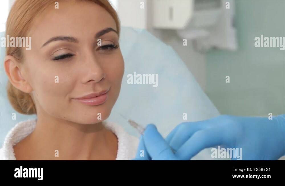 Lifting injector Stock Videos & Footage - HD and 4K Video Clips - Alamy