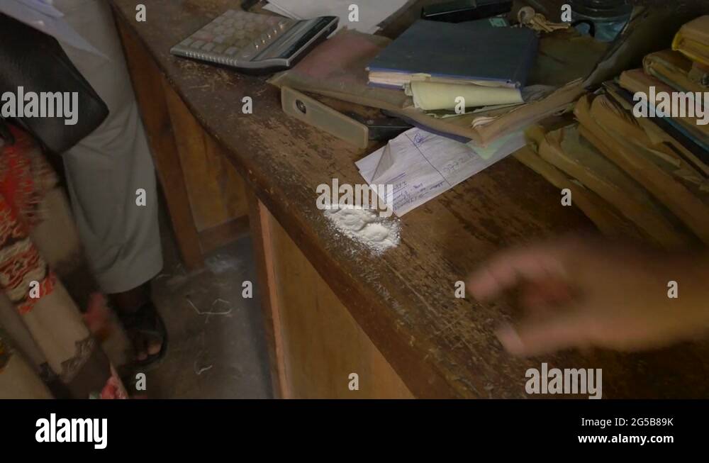 Powder white powder Stock Videos & Footage - HD and 4K Video Clips - Alamy