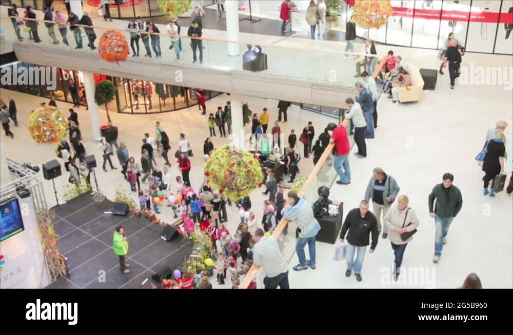 Shopping mall opening Stock Video Footage - Alamy