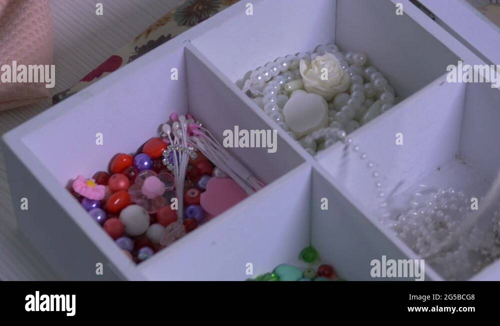 Chain of beads Stock Videos & Footage - HD and 4K Video Clips - Alamy