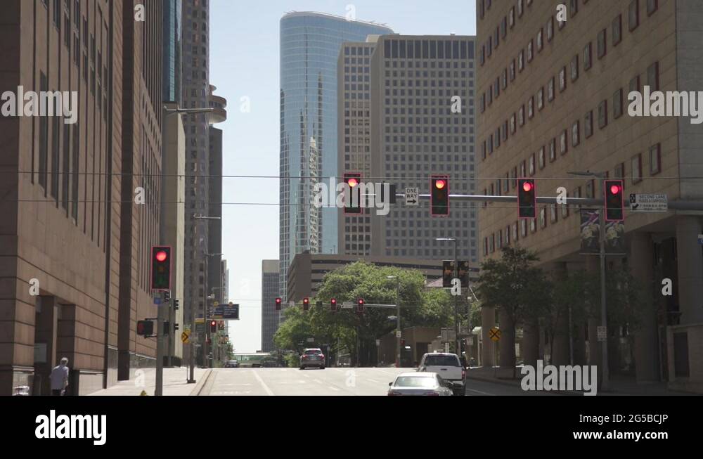 Traffic lights on a street in Houston Stock Video Footage - Alamy