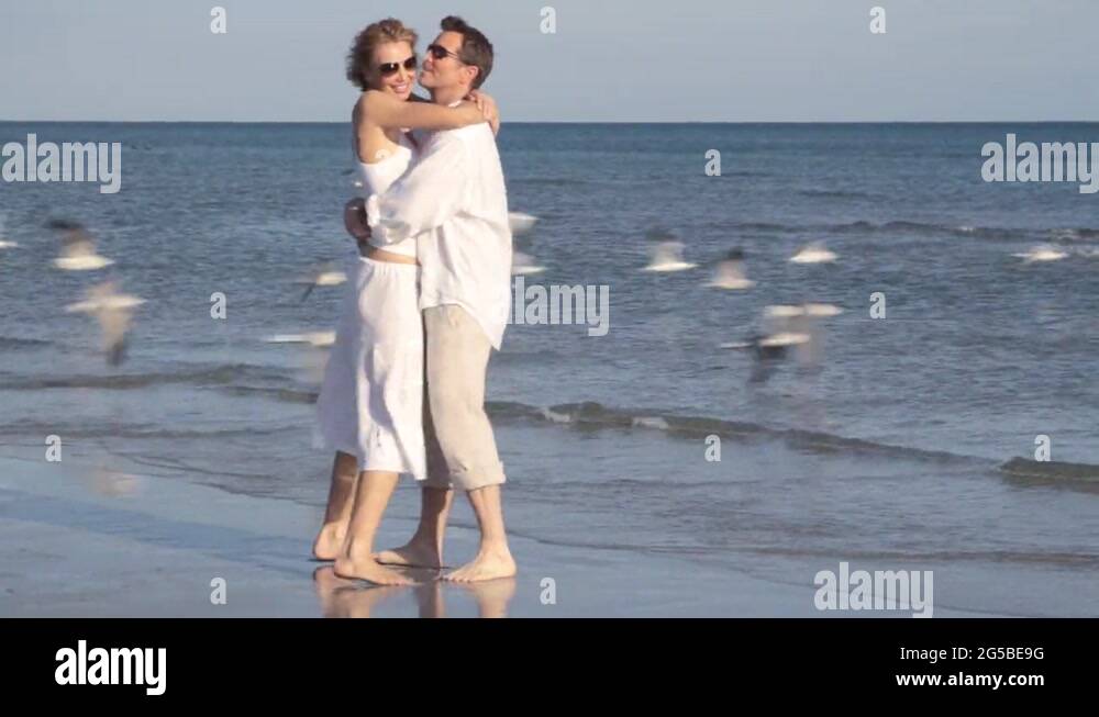 Hugging birds Stock Videos & Footage - HD and 4K Video Clips - Alamy