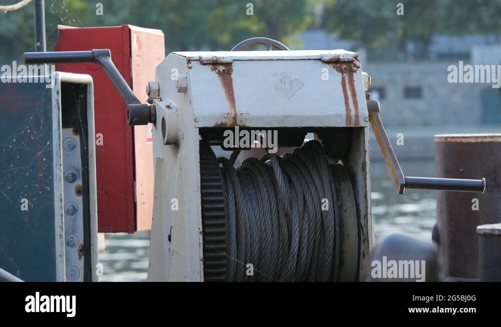 Wire rope Stock Videos & Footage - HD and 4K Video Clips - Alamy