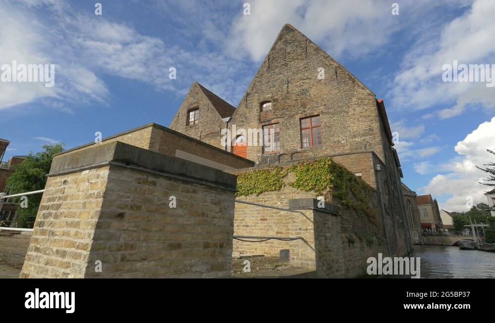 Medieval canal Stock Videos & Footage - HD and 4K Video Clips - Alamy