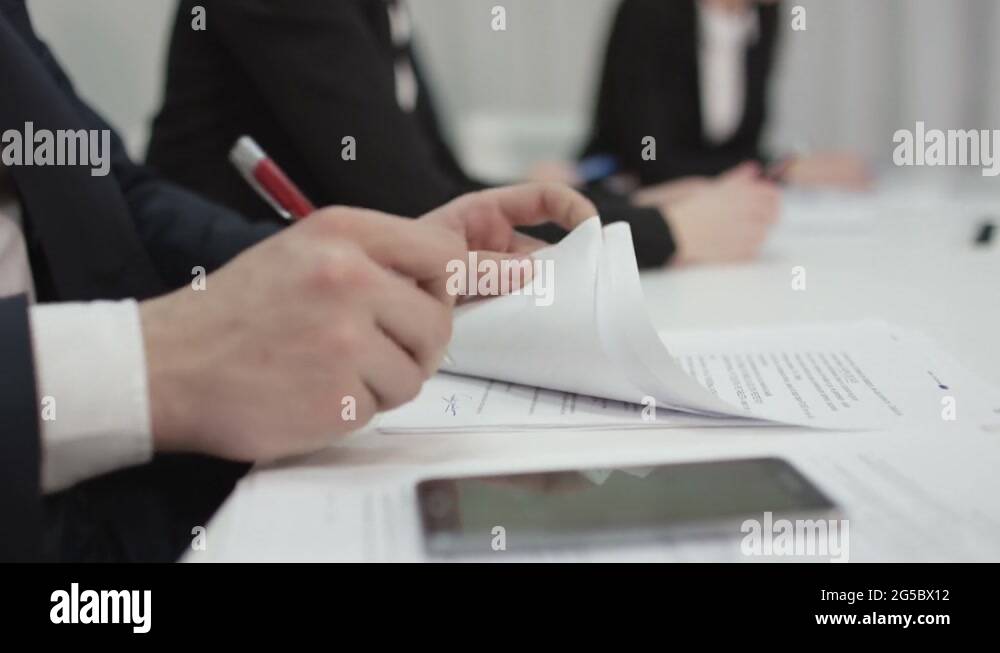 Signing documents Stock Videos & Footage - HD and 4K Video Clips - Alamy