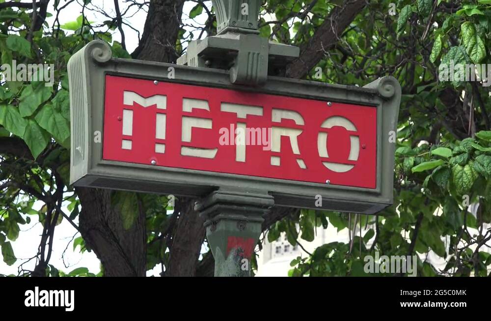 Paris metro logo Stock Videos & Footage - HD and 4K Video Clips - Alamy