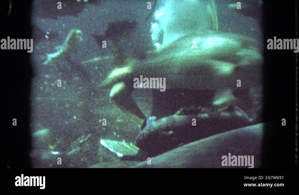 Ocean sub Stock Videos & Footage - HD and 4K Video Clips - Alamy