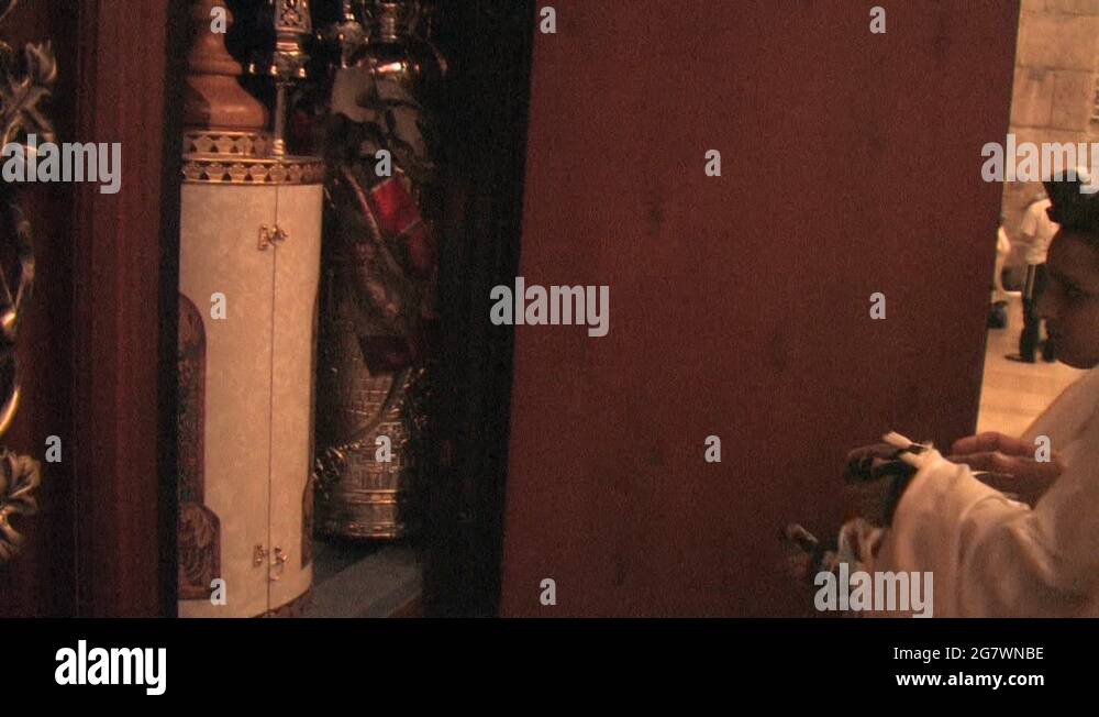 Jewish ark torah Stock Videos & Footage - HD and 4K Video Clips - Alamy