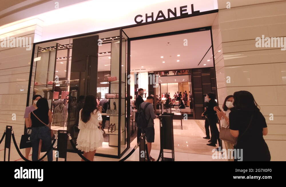 Chanel mall Stock Videos & Footage - HD and 4K Video Clips - Alamy