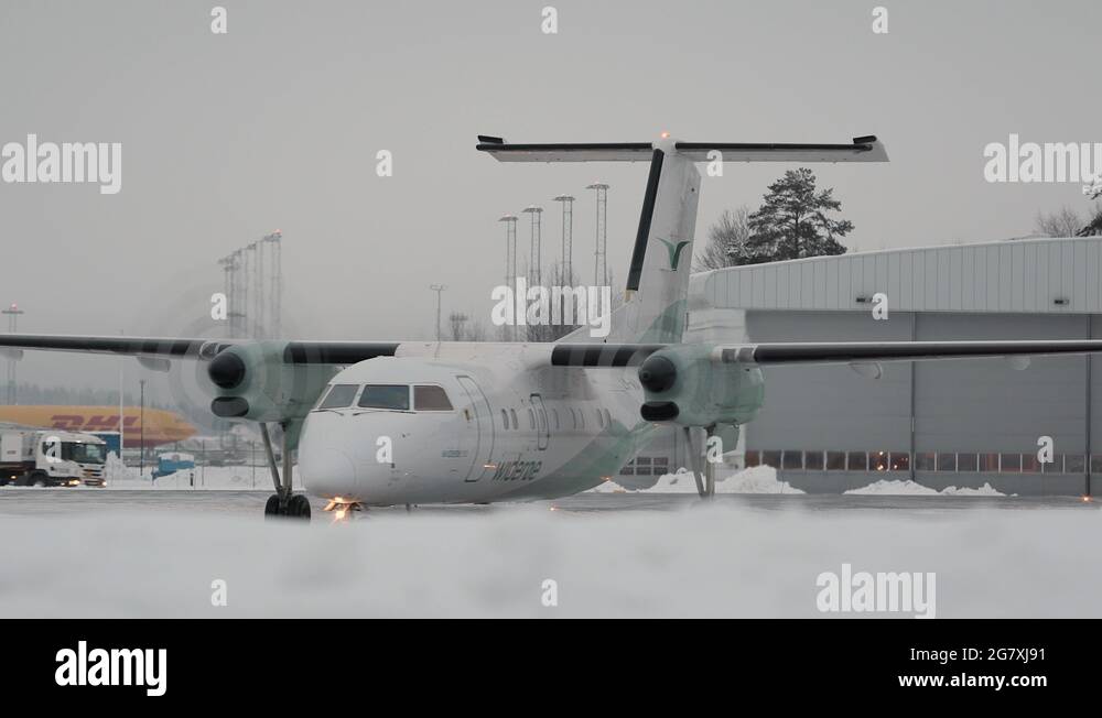 Turning left on plane Stock Videos & Footage - HD and 4K Video Clips ...