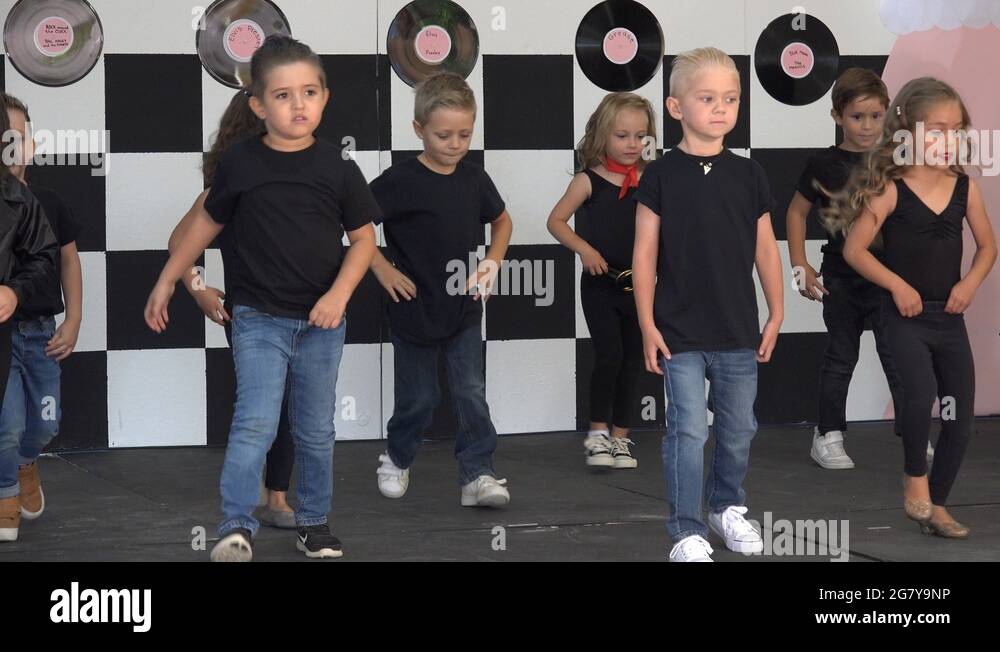 Learning dance steps Stock Videos & Footage - HD and 4K Video Clips - Alamy