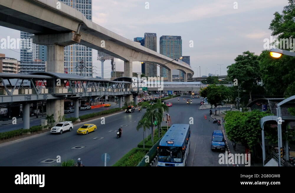 Train interchange Stock Videos & Footage - HD and 4K Video Clips - Alamy