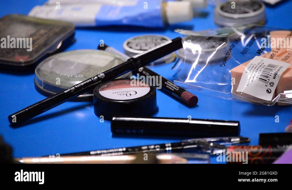 Actors backstage makeup Stock Videos & Footage - HD and 4K Video Clips ...