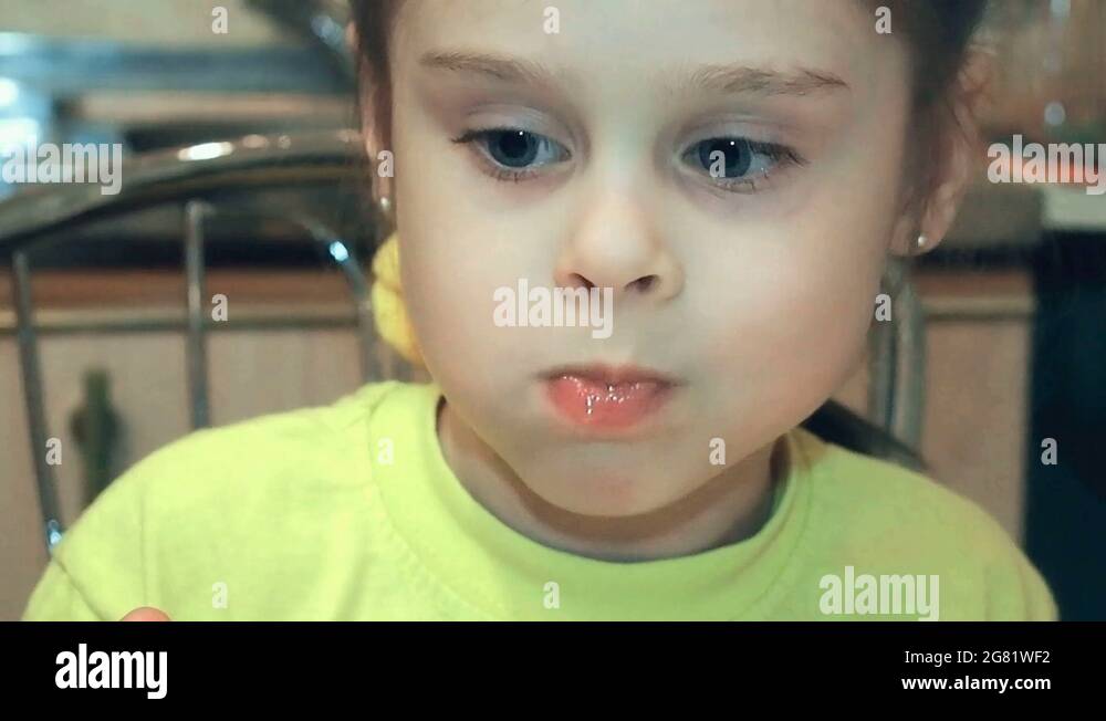 A Mouthful Stock Videos And Footage Hd And 4k Video Clips Alamy