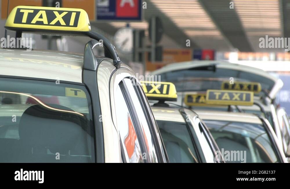 Taxi line at the airport 2 Stock Video Footage - Alamy