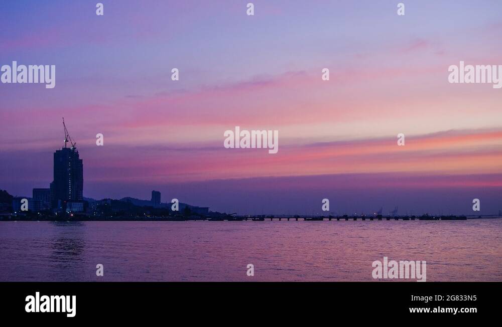 Jetty silhouette Stock Videos & Footage - HD and 4K Video Clips - Alamy