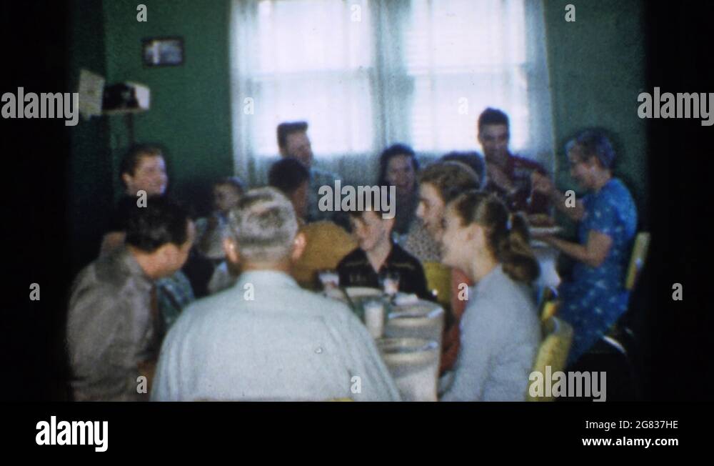 Round tables eating Stock Videos & Footage - HD and 4K Video Clips - Alamy