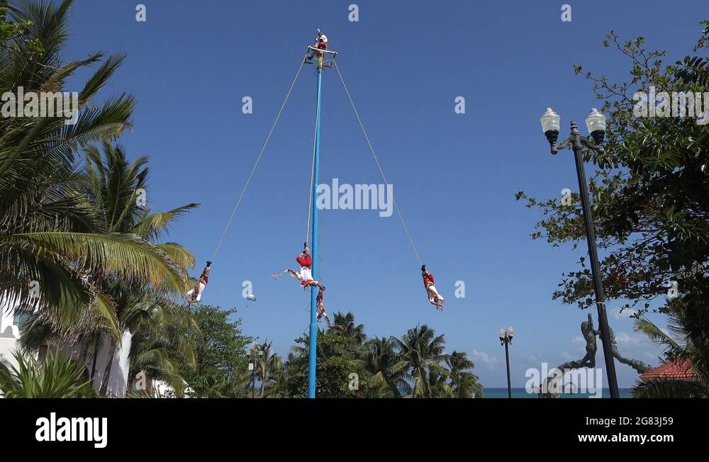 Suspended rope Stock Videos & Footage - HD and 4K Video Clips - Alamy