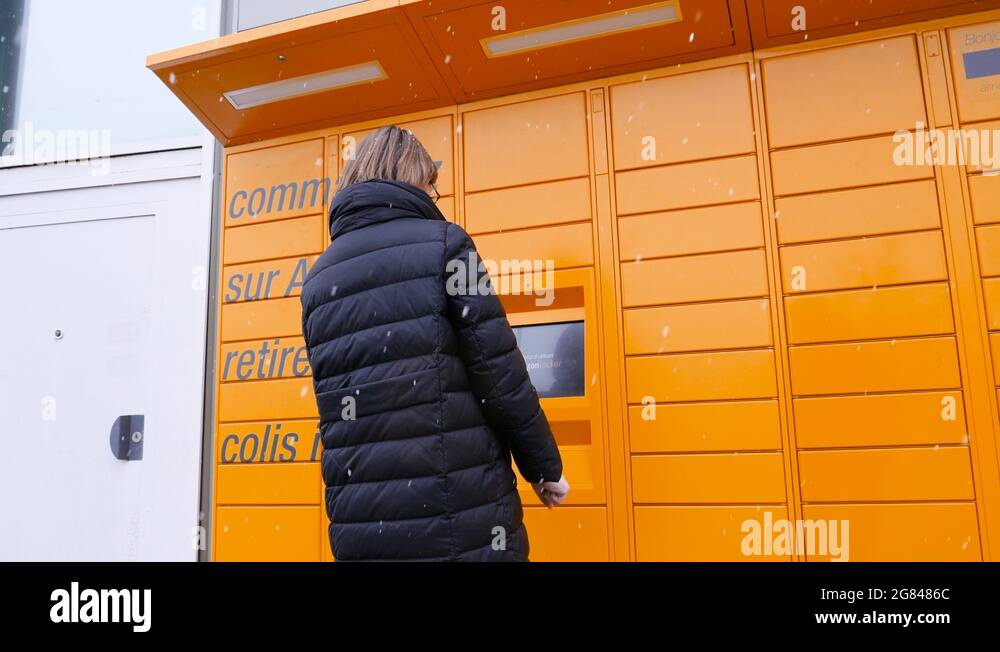 Self service parcel delivery Stock Videos & Footage - HD and 4K Video ...