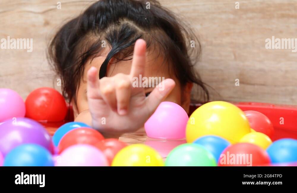 Kids sign language Stock Videos & Footage - HD and 4K Video Clips - Alamy