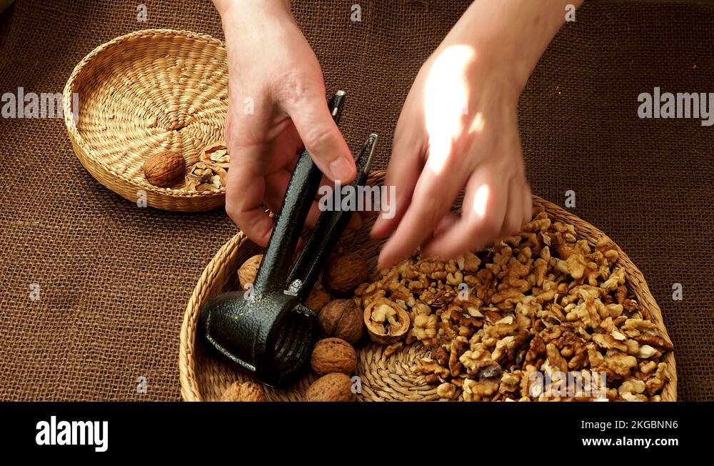 Cracking metal Stock Videos & Footage - HD and 4K Video Clips - Alamy