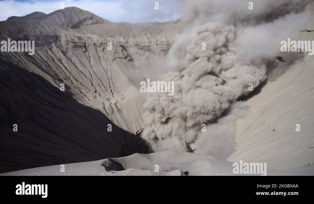 Gunung tengger Stock Videos & Footage - HD and 4K Video Clips - Alamy