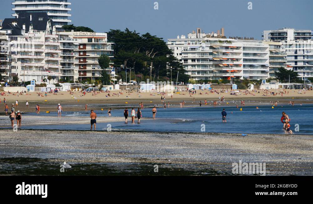 La baule beach Stock Videos & Footage - HD and 4K Video Clips - Alamy