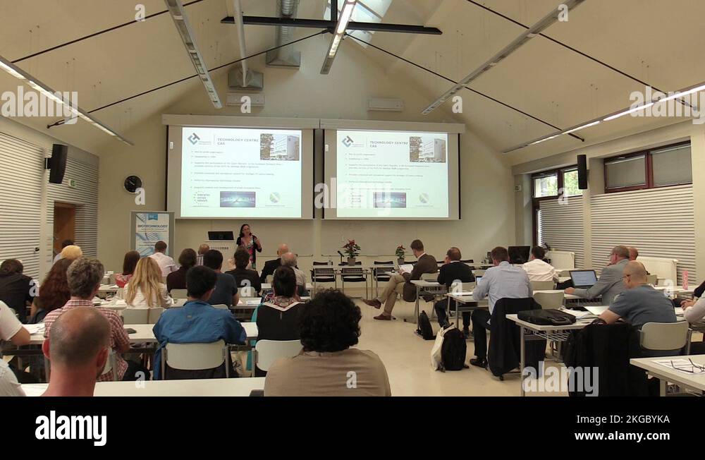 Science lecture hall Stock Videos & Footage - HD and 4K Video Clips - Alamy