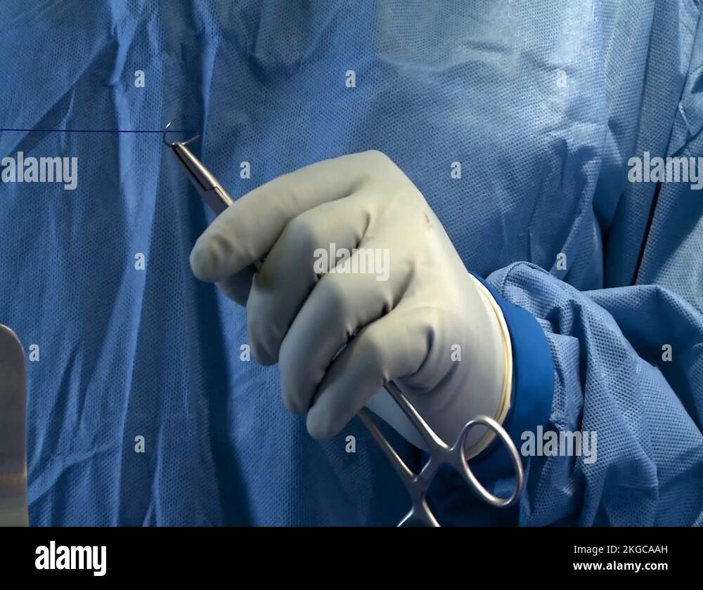 Surgeon with suture Stock Videos & Footage - HD and 4K Video Clips - Alamy