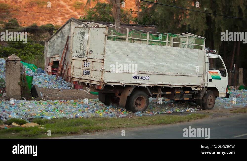 Flat back truck Stock Videos & Footage - HD and 4K Video Clips - Alamy
