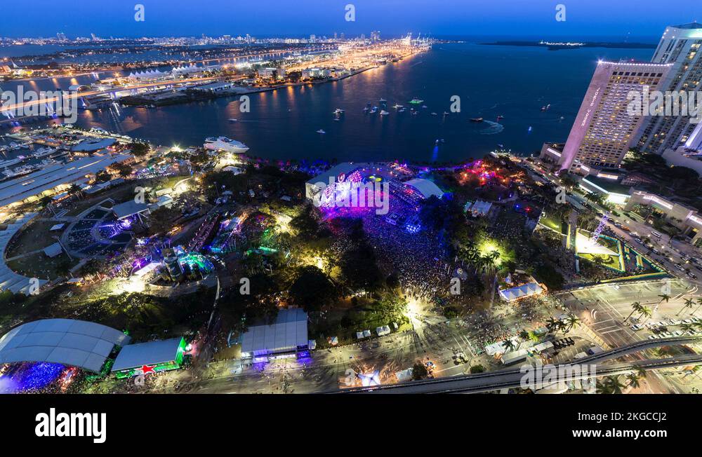 Miami crowd music Stock Videos & Footage - HD and 4K Video Clips - Alamy