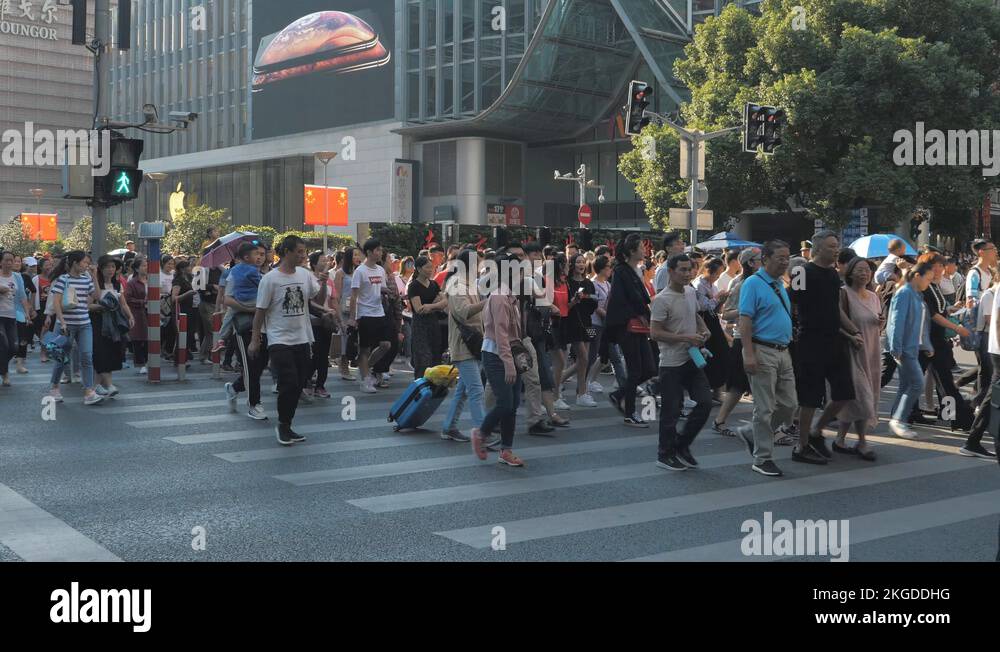 Crowd crossing zebra crossing china Stock Videos & Footage - HD and 4K ...