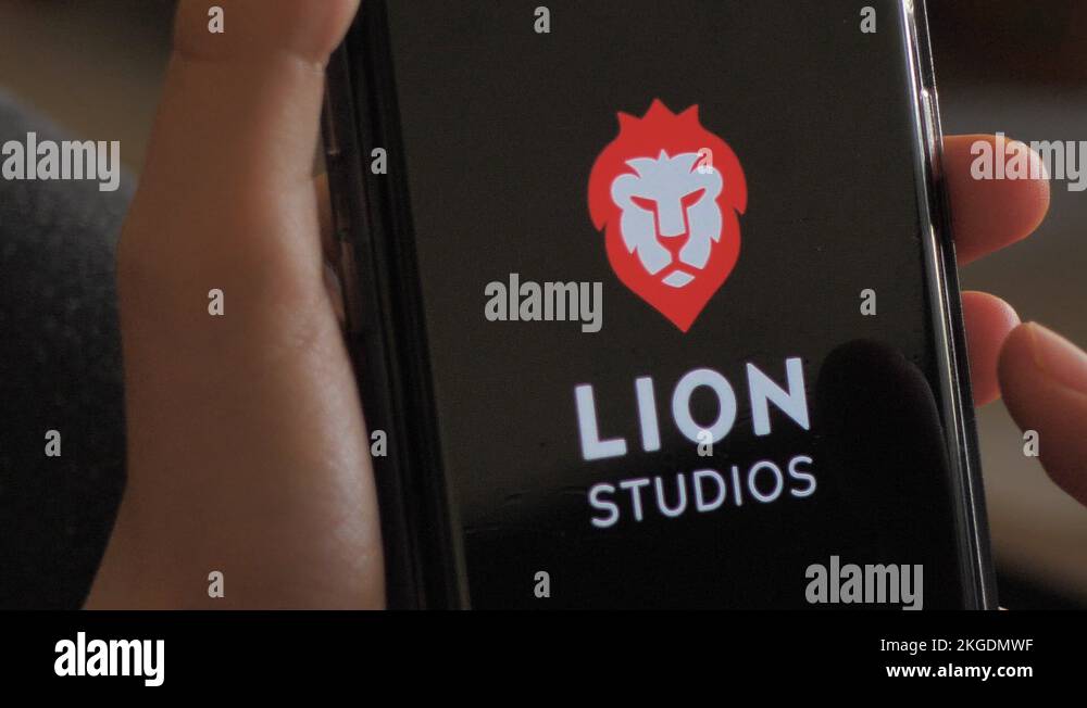 Smartphone wars Stock Videos & Footage - HD and 4K Video Clips - Alamy