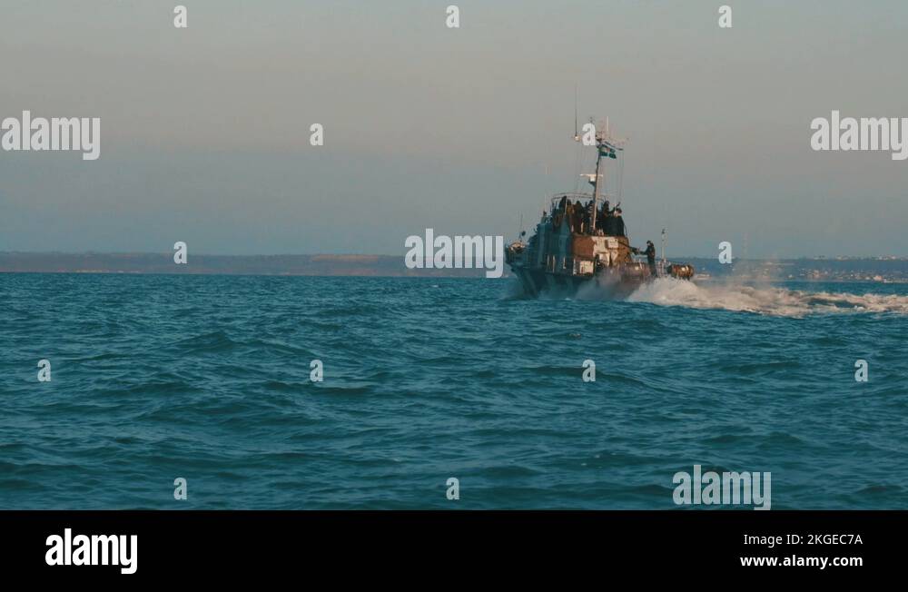Turn ship Stock Videos & Footage - HD and 4K Video Clips - Alamy