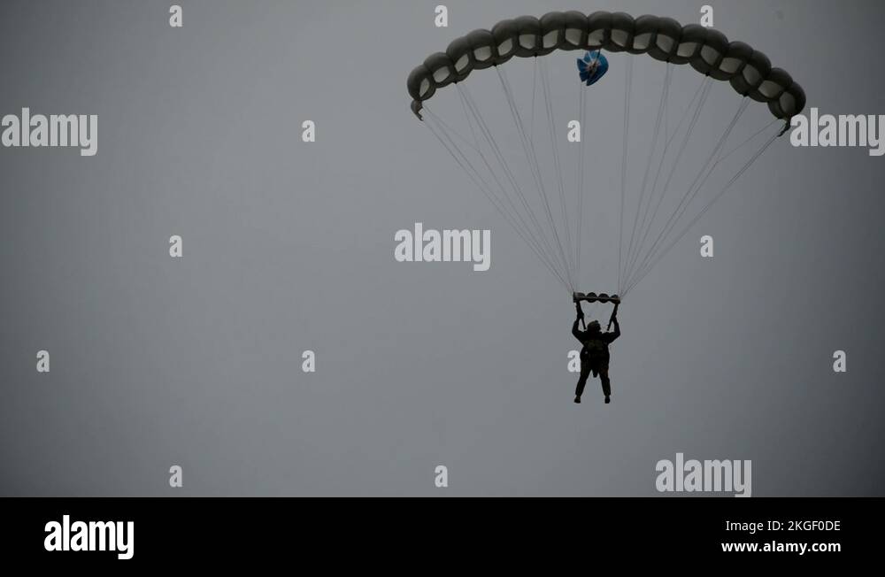 Marine paratrooper Stock Videos & Footage - HD and 4K Video Clips - Alamy