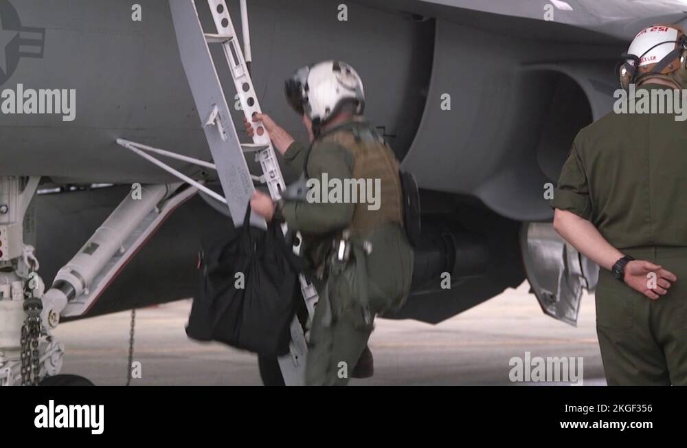 18 ladder Stock Videos & Footage - HD and 4K Video Clips - Alamy