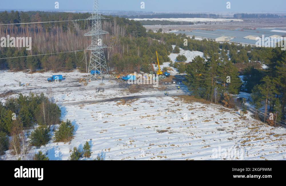 Utility line pulling Stock Videos & Footage - HD and 4K Video Clips - Alamy