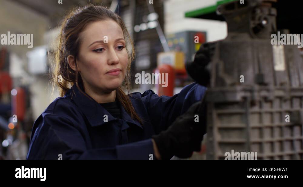 Car mechanic garage uk Stock Videos & Footage - HD and 4K Video Clips ...