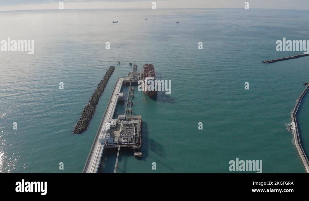 Oil jetty Stock Videos & Footage - HD and 4K Video Clips - Alamy