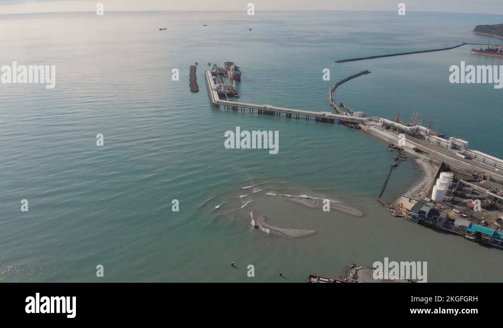 Oil tanker jetty Stock Videos & Footage - HD and 4K Video Clips - Alamy