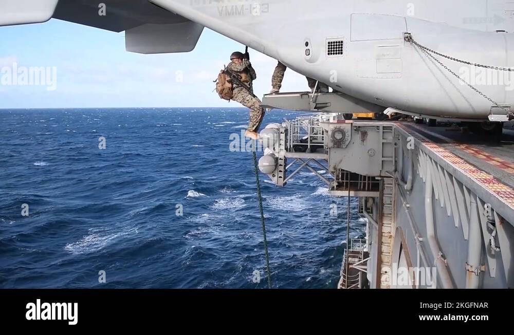 Aircraft rappel Stock Videos & Footage - HD and 4K Video Clips - Alamy