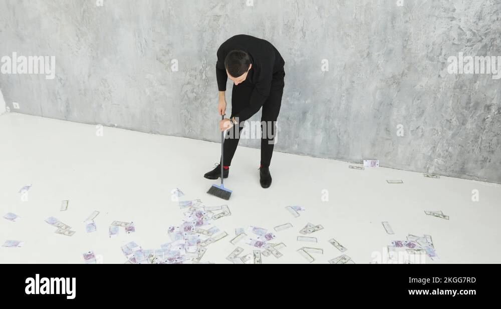 Collects money Stock Videos & Footage - HD and 4K Video Clips - Alamy