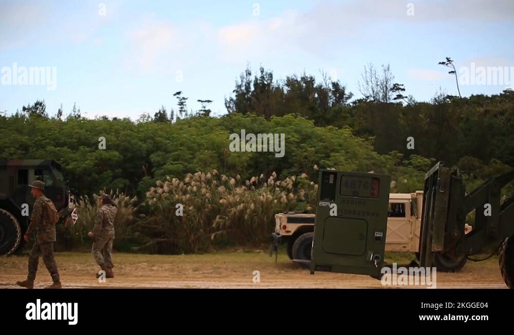 Military forklift Stock Videos & Footage - HD and 4K Video Clips - Alamy