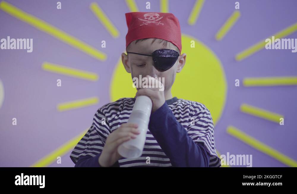 Pirate monocular Stock Videos & Footage - HD and 4K Video Clips - Alamy